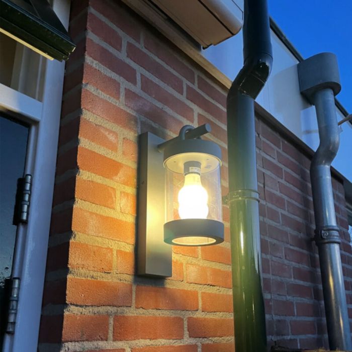 Antracit udendørs væglampe med skumringssensor rustik, Sambesi, IP44 ...